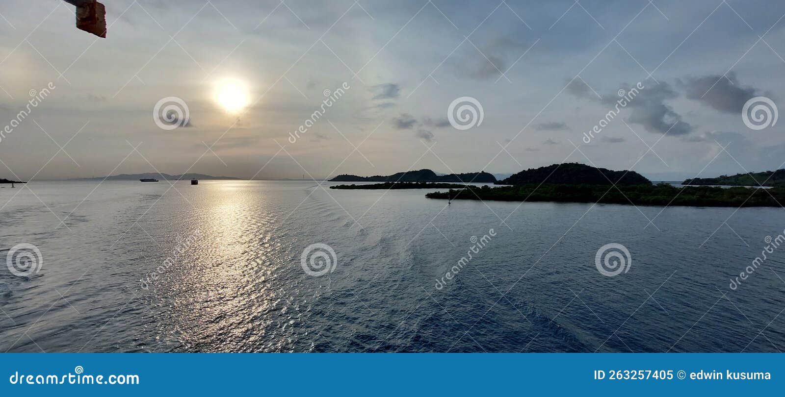 Sunrise on Java Sea Indonesia Stock Image - Image of sunrise, indonesia ...