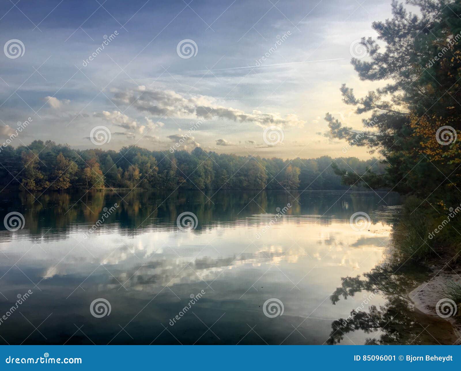 Sunrise lake stock image. Image of reflection, scene - 85096001