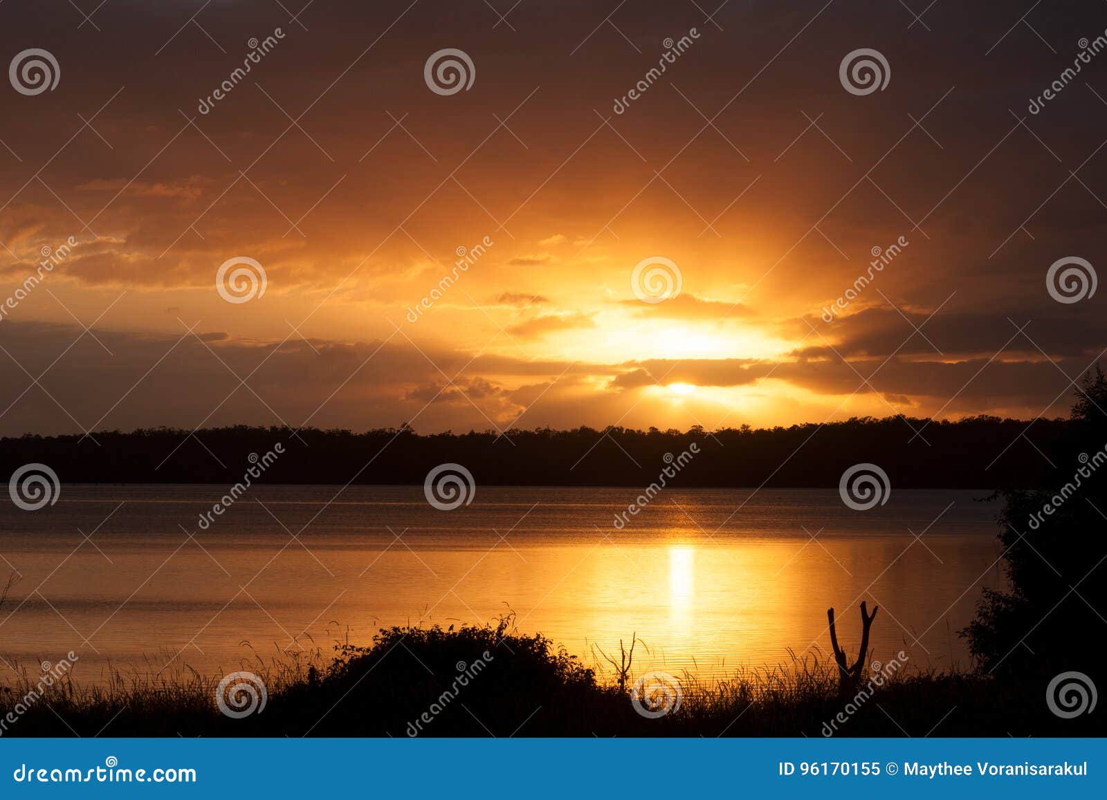 Sunrise at Lake Samsonvale, Queensland Stock Image - Image of ...