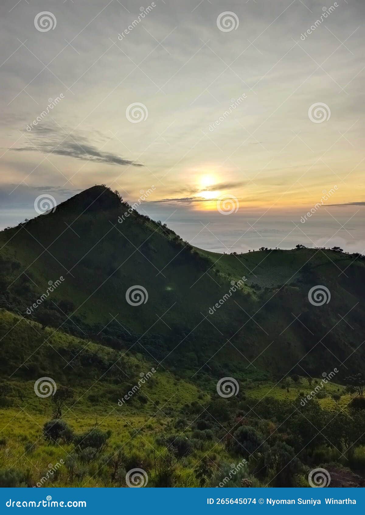 Sunrise At Lawu Mountain & X28;matahari Terbit Di Gunung Lawu& X29 ...