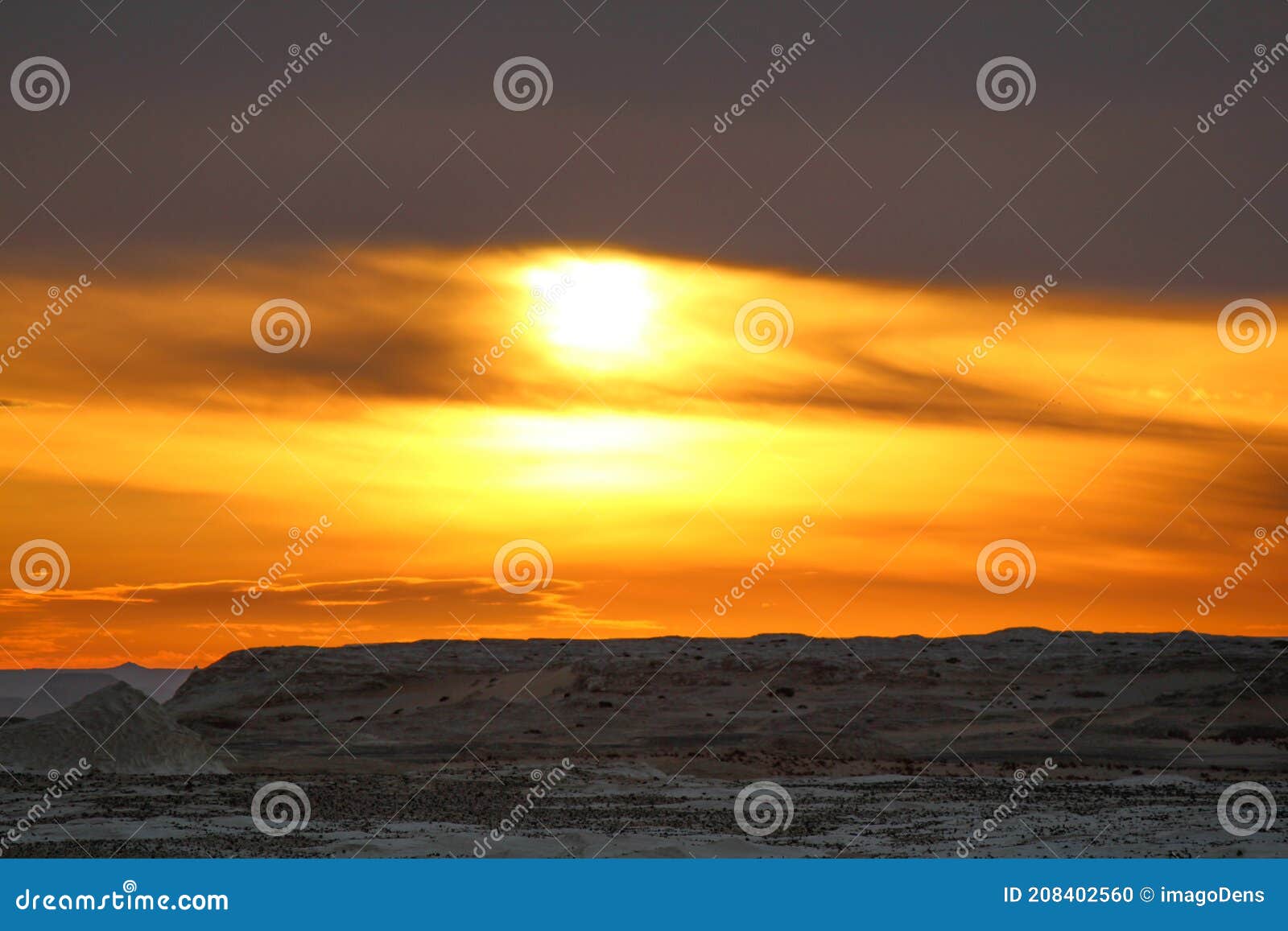 Sunrise in the Libyan Desert White Desert Limestone Formations in the ...