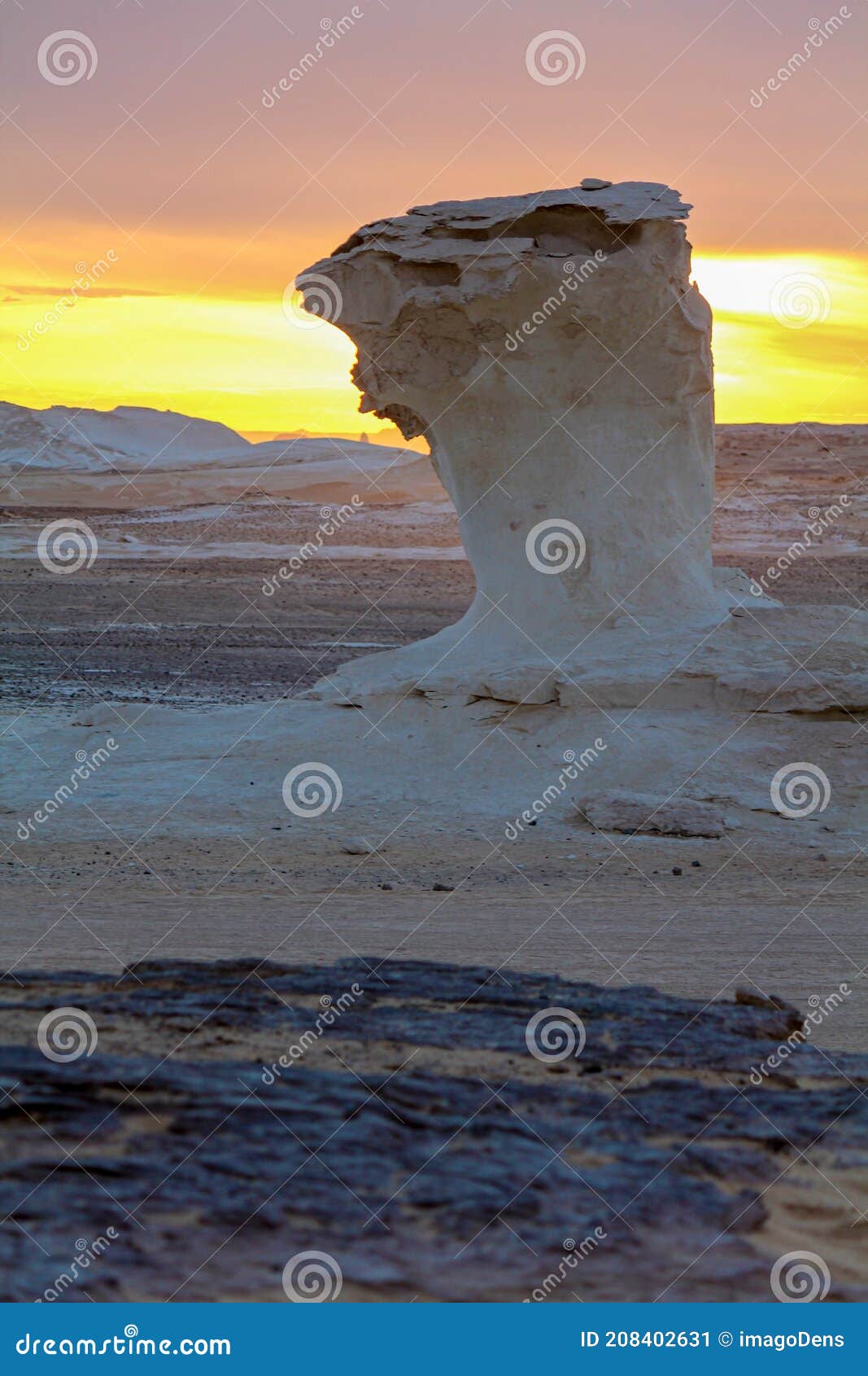 Sunrise in the Libyan Desert White Desert Limestone Formations in the ...