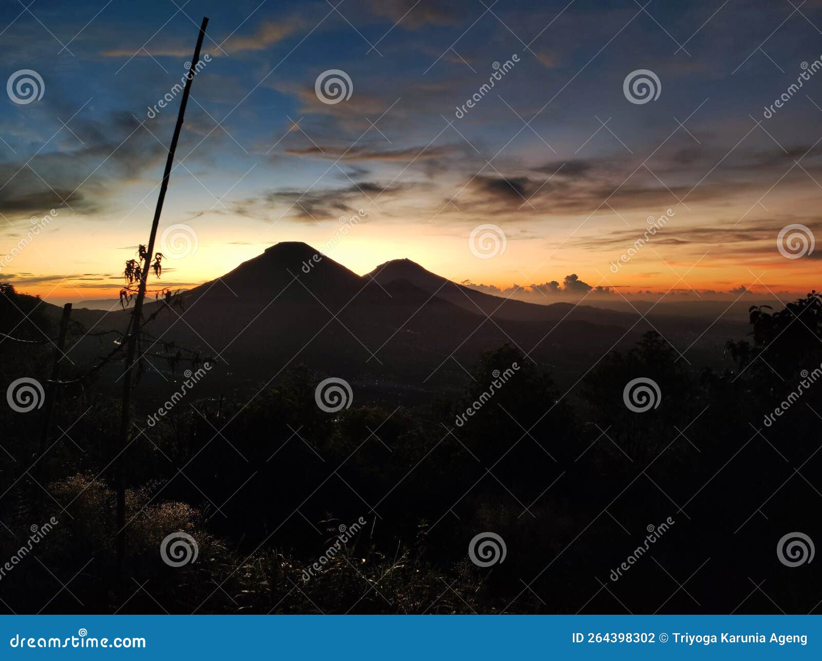 Sunrise on Mount Sindoro and Mount Sumbing Stock Photo - Image of ...