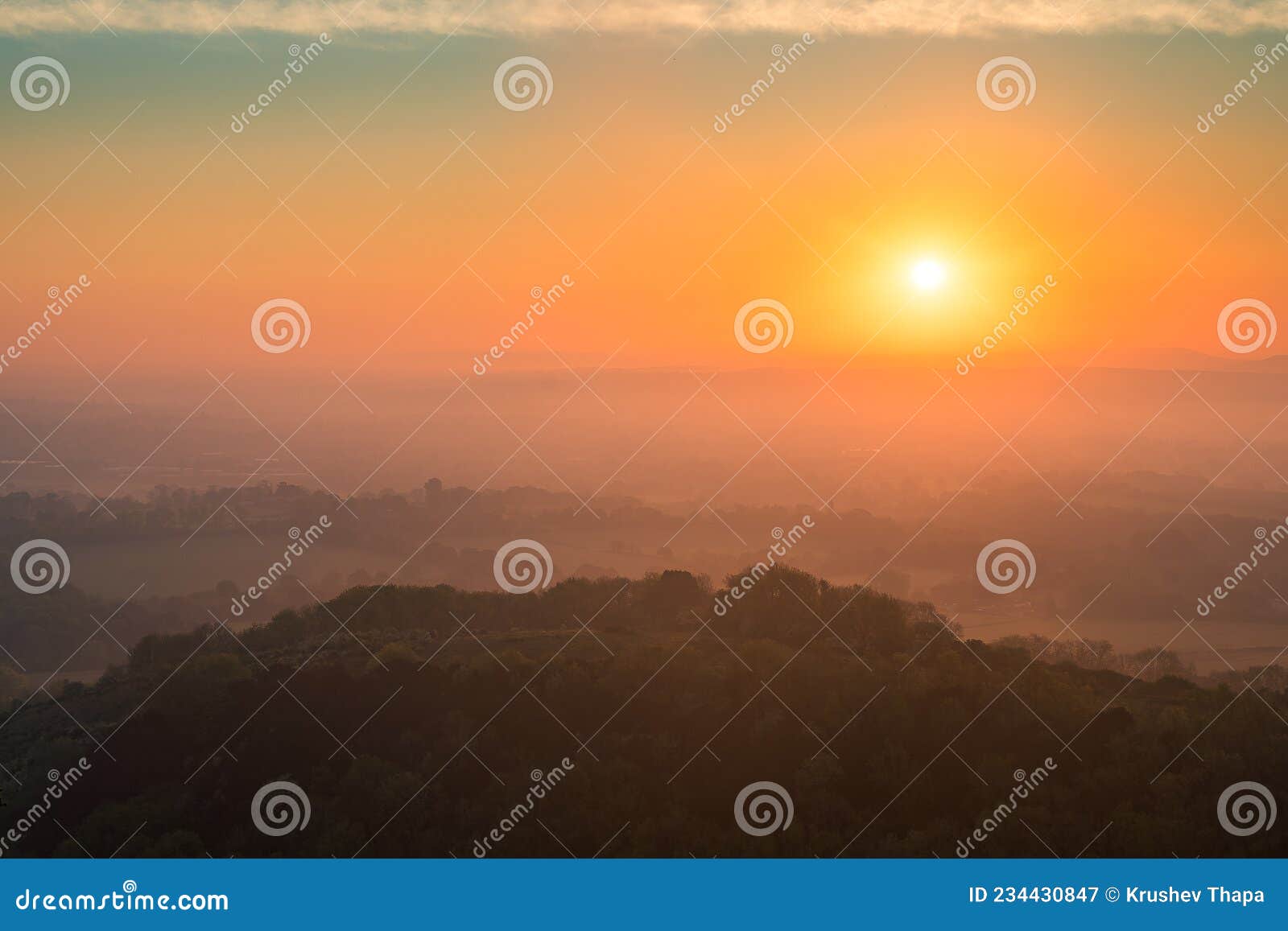 Golden Rays of Sunshine in the Hills Stock Image - Image of extreme ...