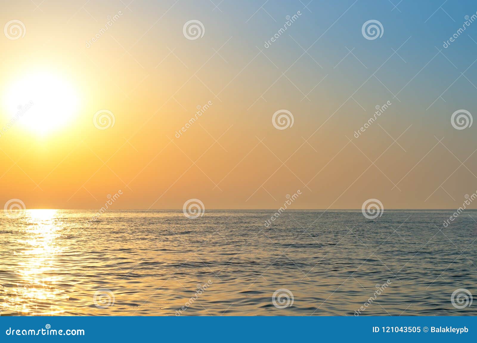 Sunrise Over the Sea Horizon, Reflections on the Water Stock Image ...