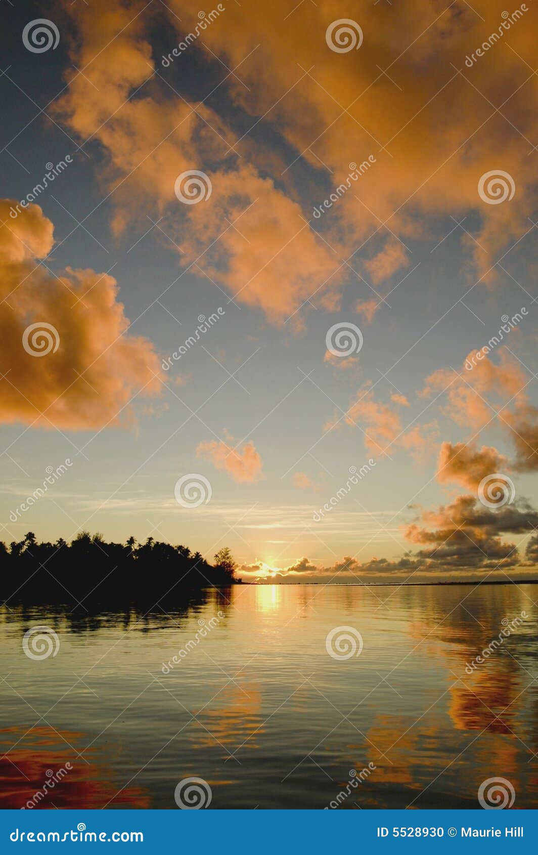 Sunrise at Rarotonga 1 stock photo. Image of beach, nature - 5528930