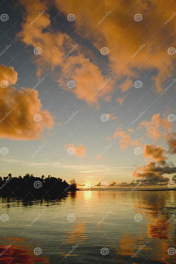 Sunrise at Rarotonga 1 stock photo. Image of beach, nature - 5528930