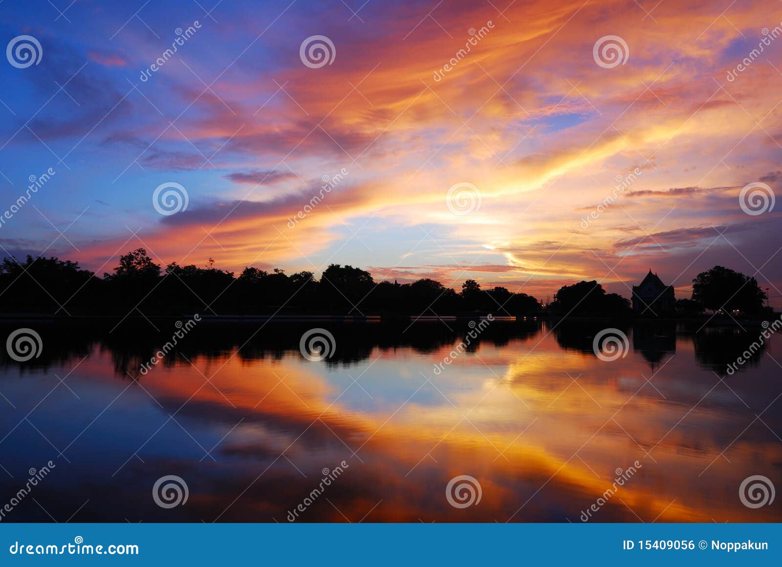 Sunrise Sky Reflection, Mount Maunganui Beach Panorama, Tauranga, New ...