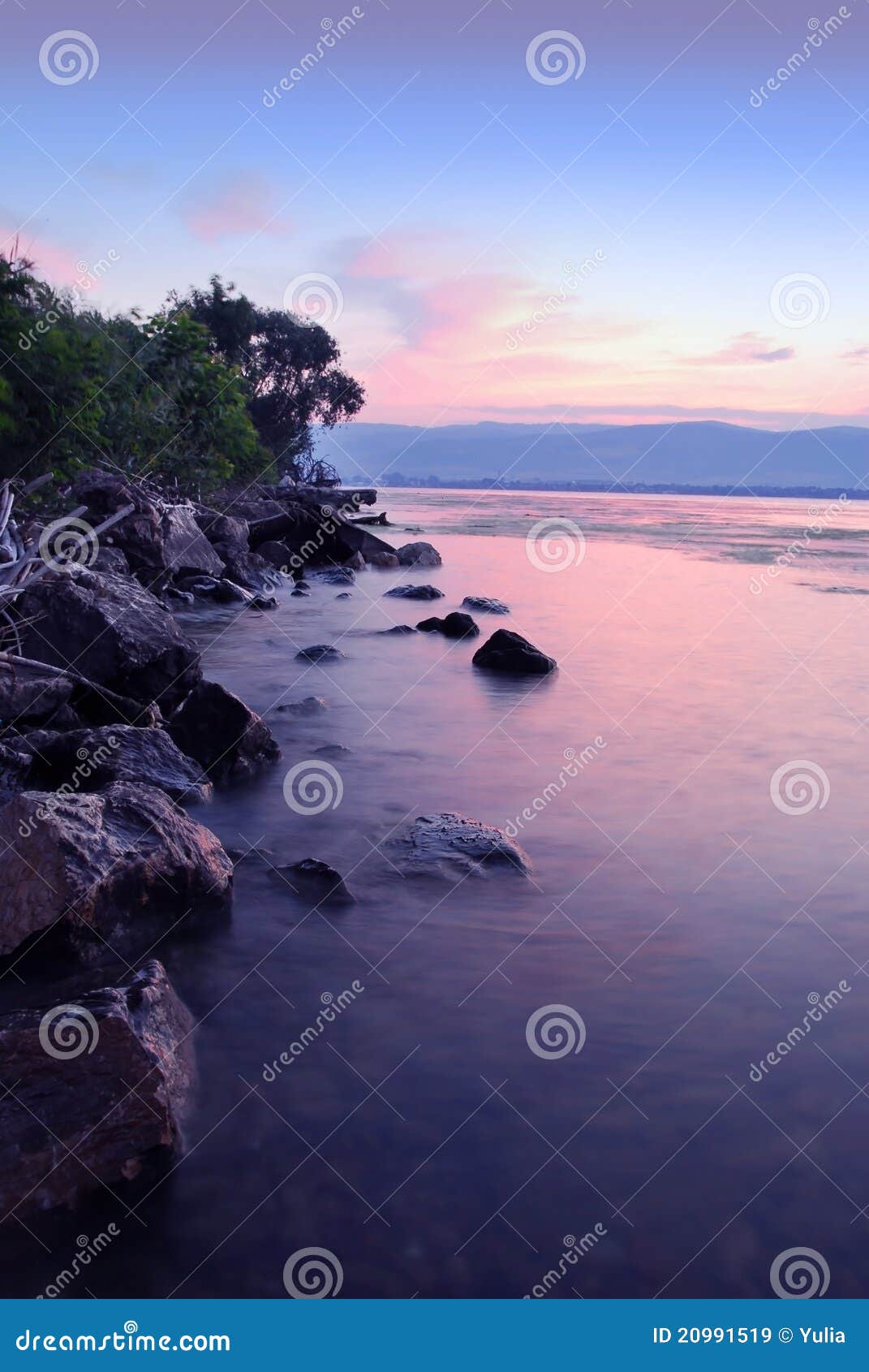 Sunrise on riverbank stock image. Image of natural, landscape - 20991519