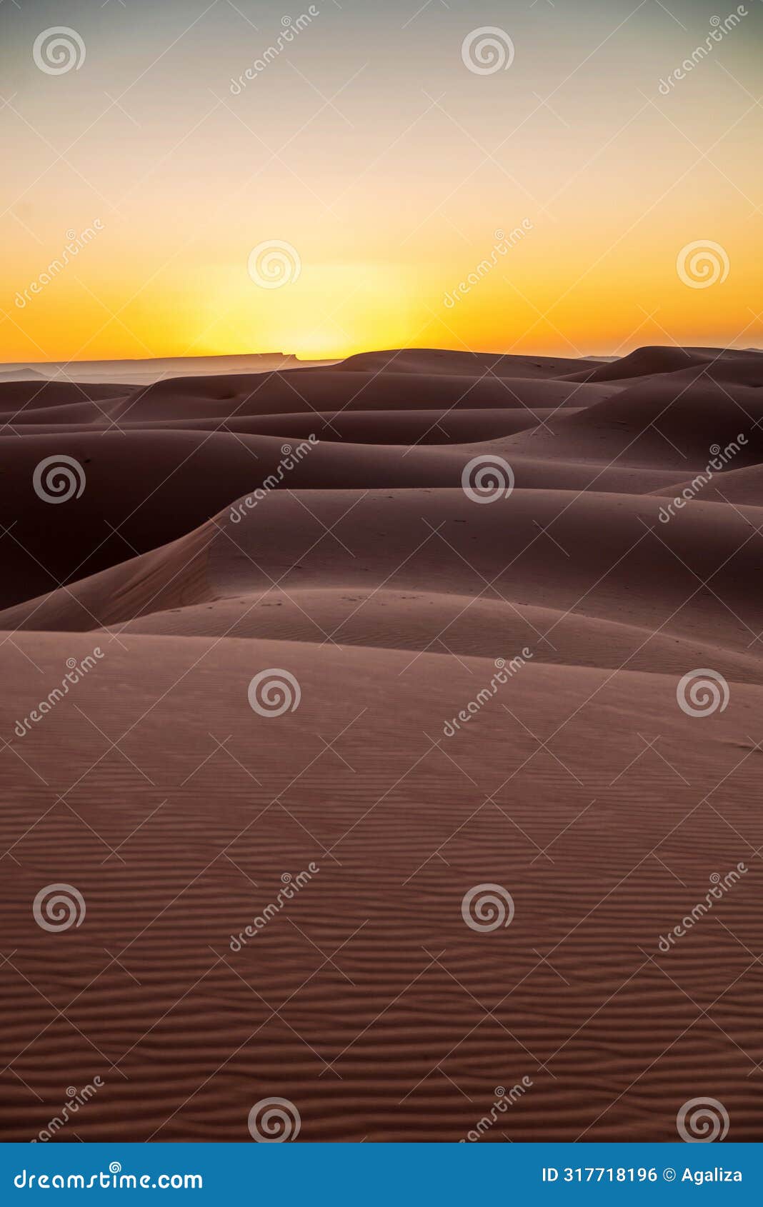 Magnificent Sunrise in the Sahara Desert Stock Photo - Image of horizon ...