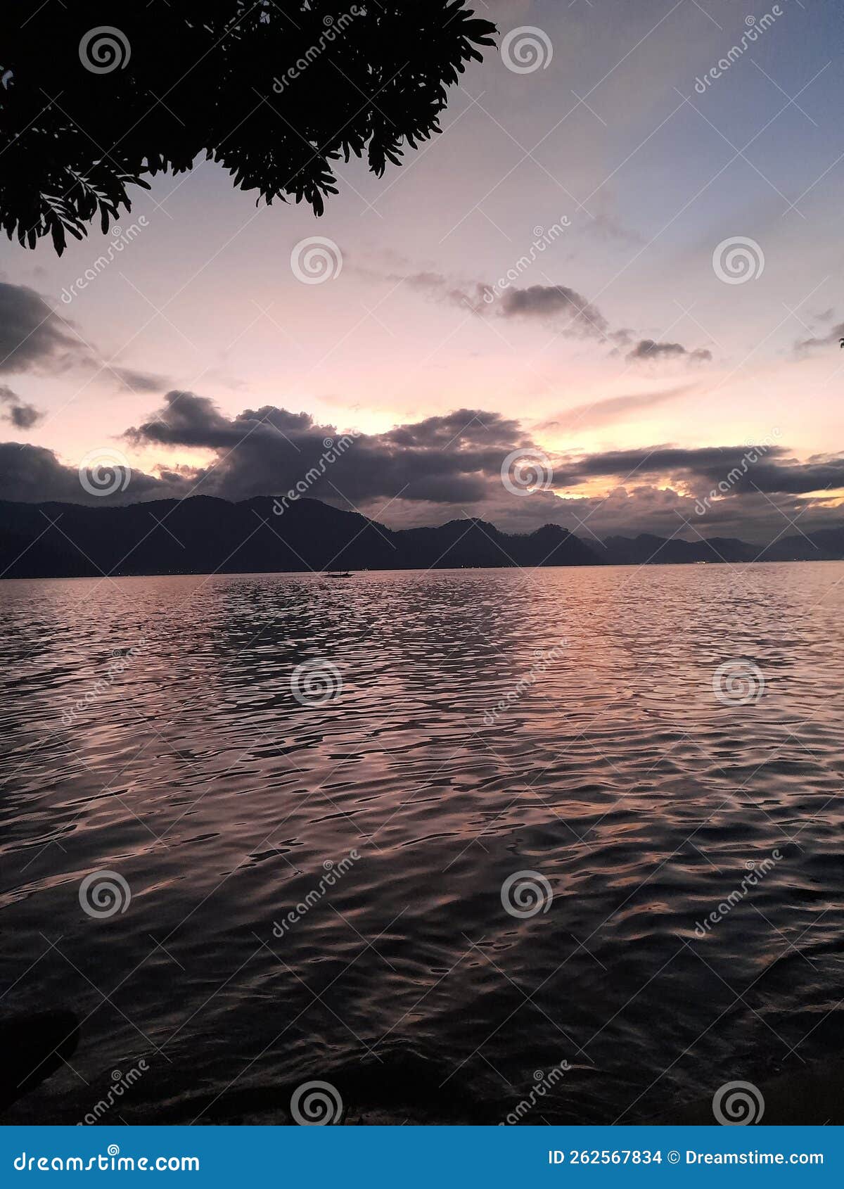 Sunrise Scene on Lake Lut Tawar Stock Photo - Image of shore, horizon ...