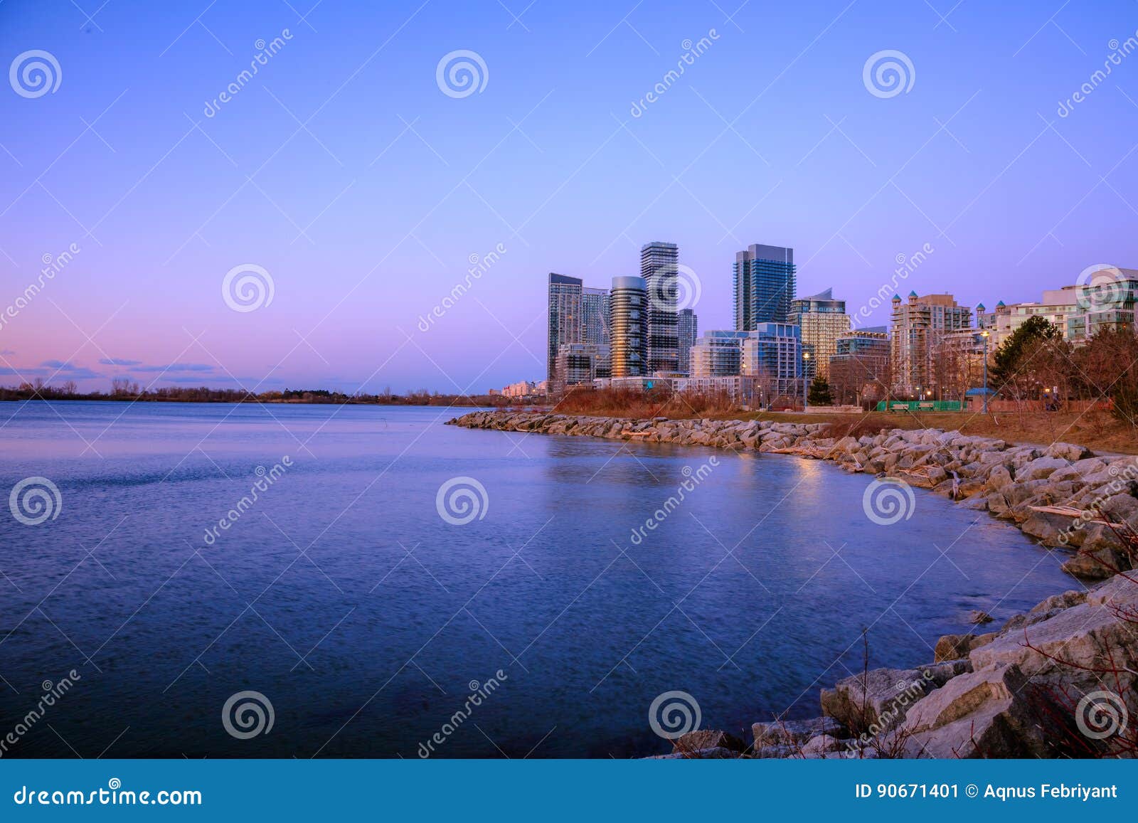 Sunrise at Sheldon Lookout Toronto Stock Image - Image of park, sunset ...