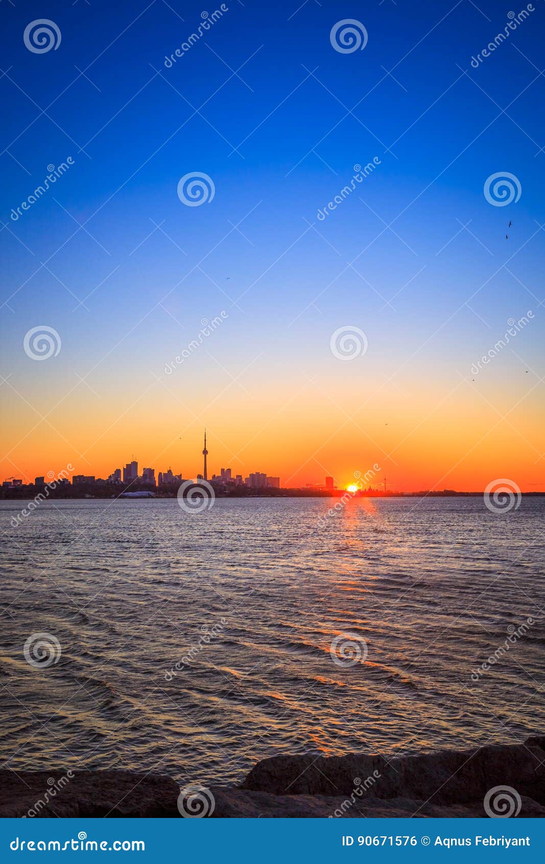 Sunrise at Sheldon Lookout Toronto Stock Photo - Image of lake, lookout ...