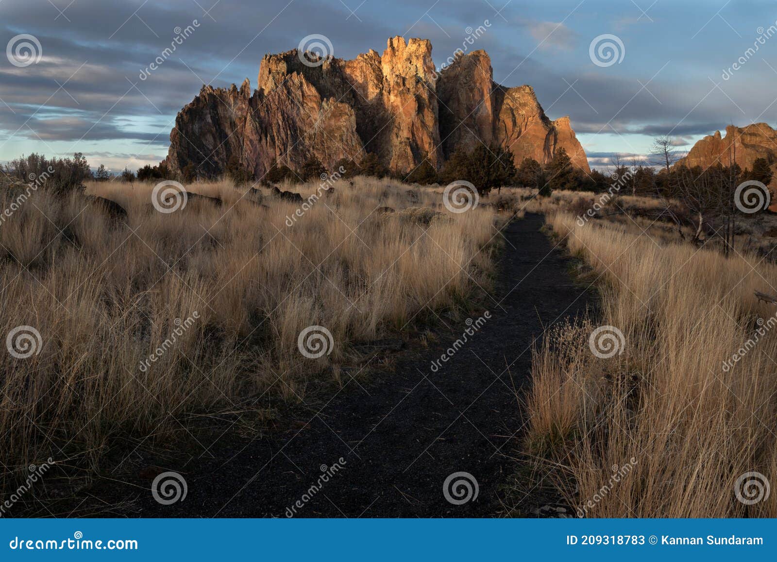 Sunrise at Smith Rock State Park in Central Oregon Stock Image - Image ...