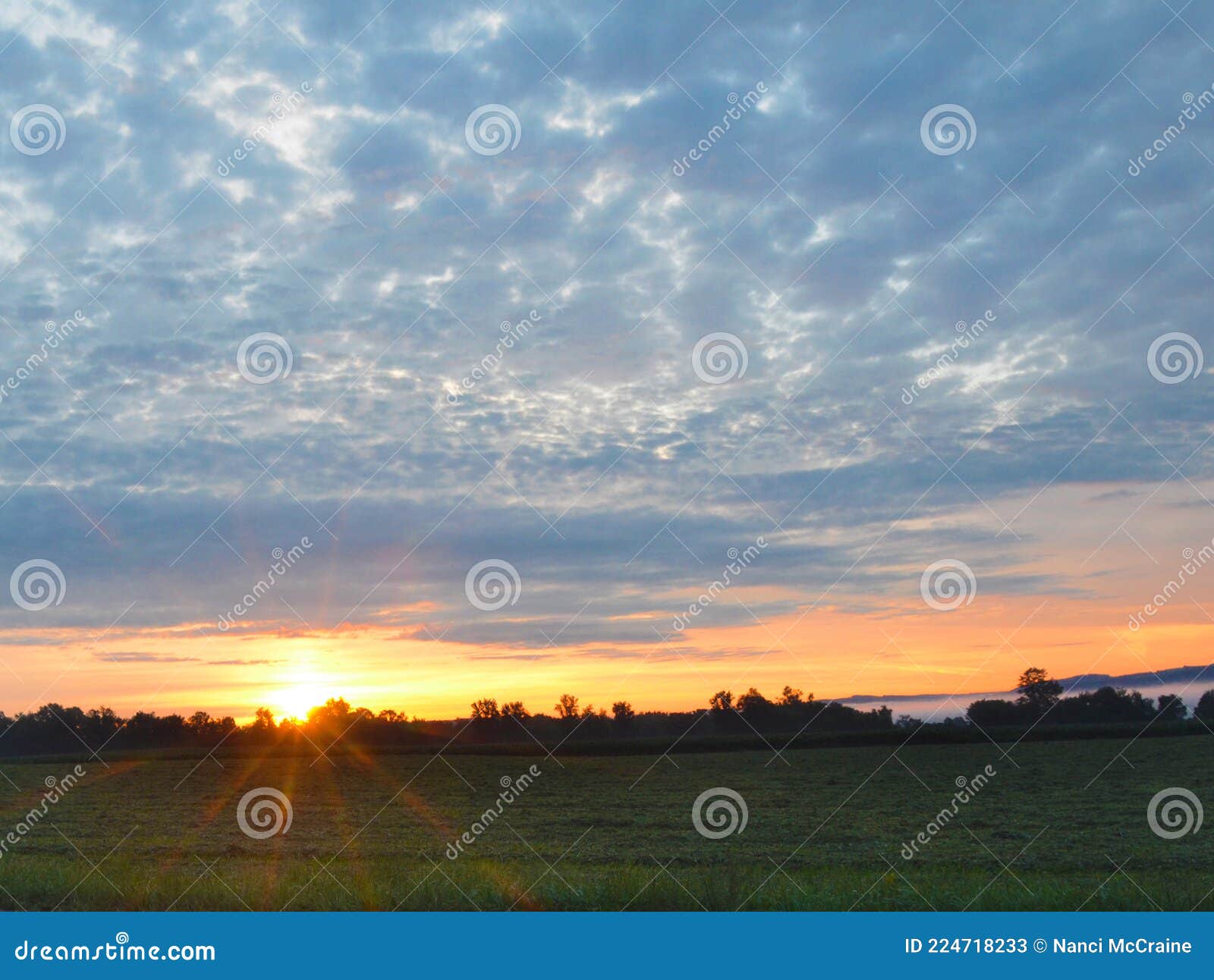 Sunrise Star Glow Morning Over Crop Fields in FingerLakes Stock Image ...