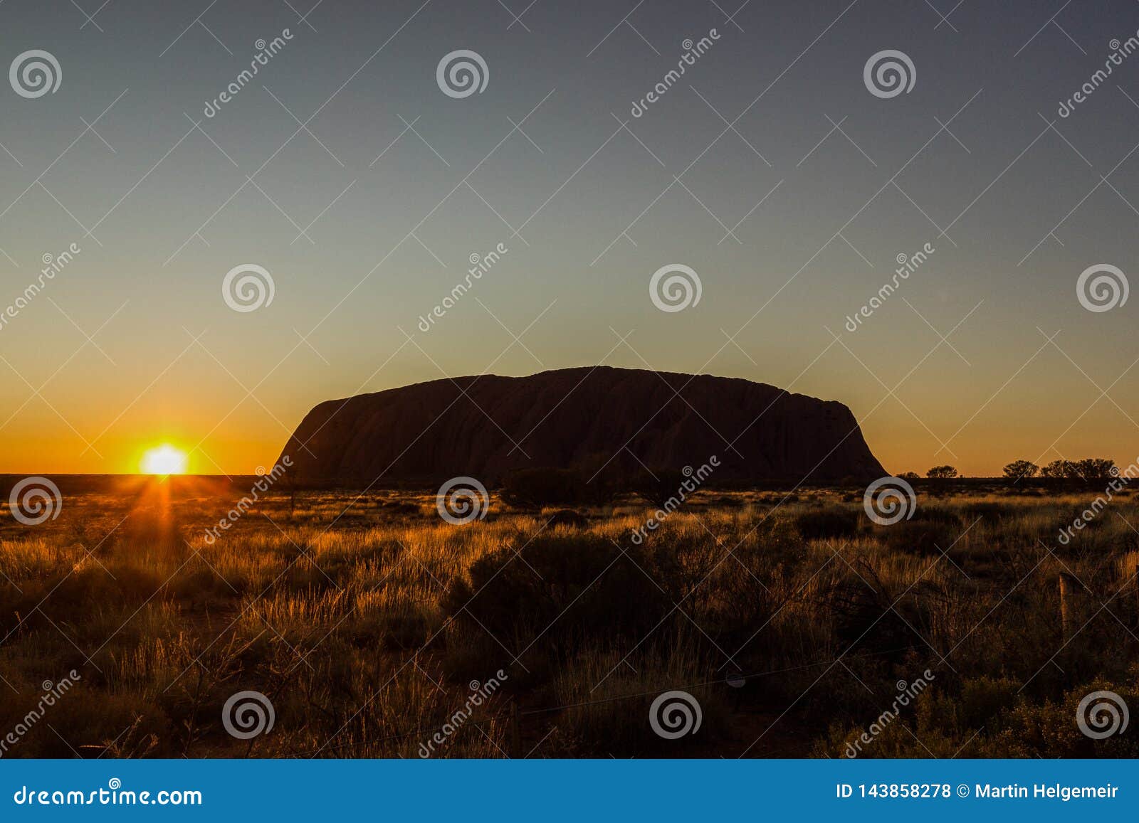 Sunrise at Uluru, Ayers Rock, the Red Center of Australia, Australia ...