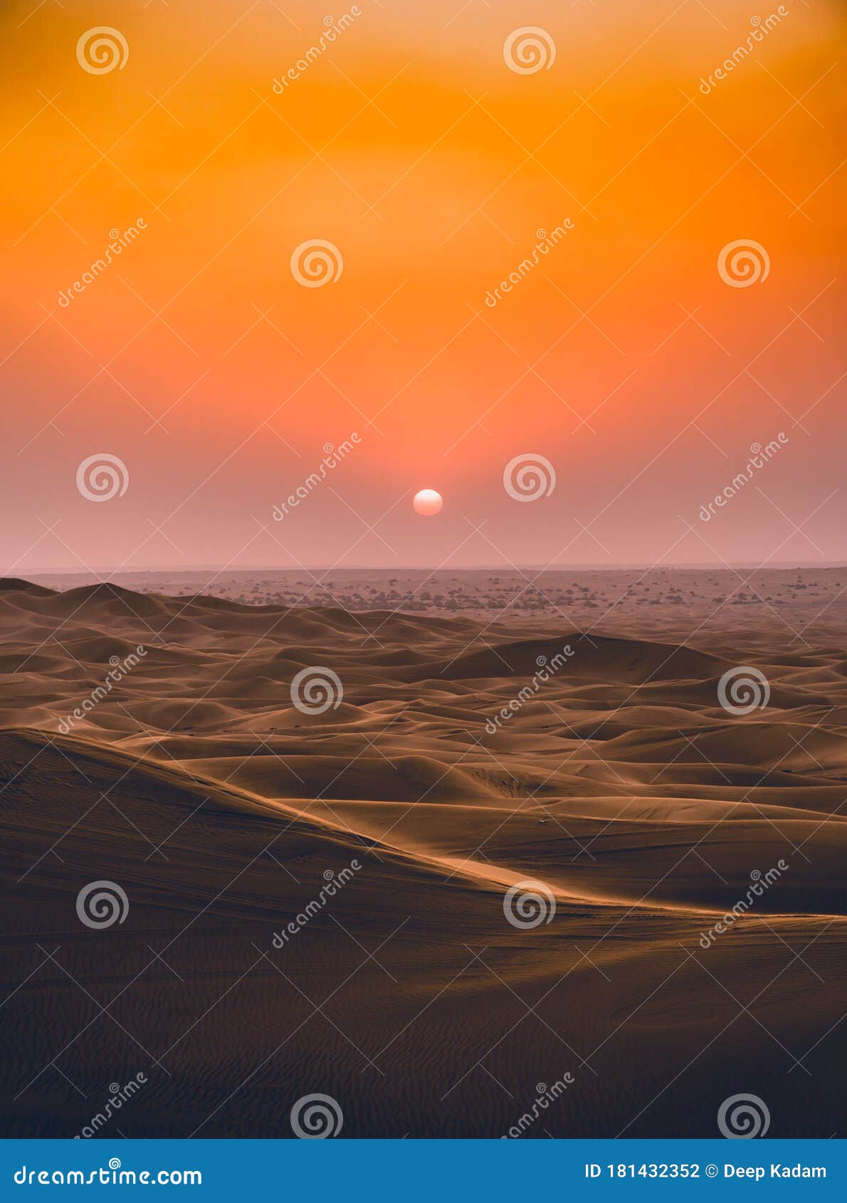 Sunset in the Arabian Desert Stock Photo - Image of arabia, scenic ...