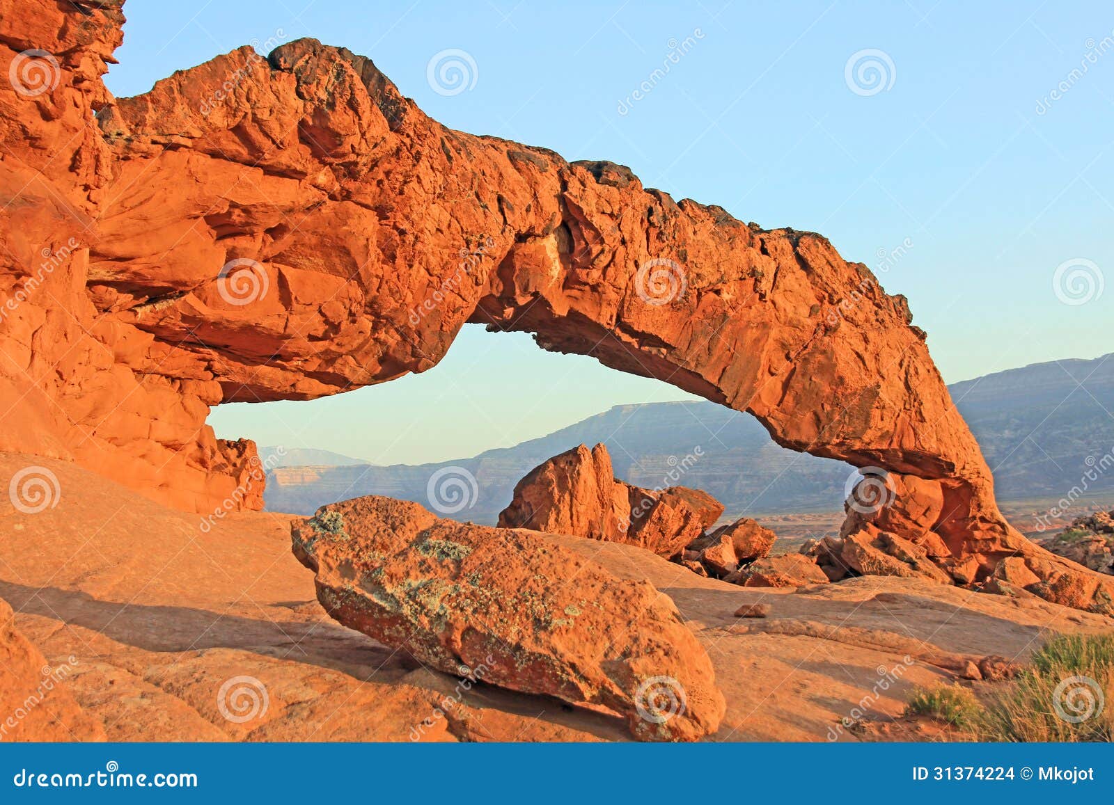 Sunset Arch close up, Utah stock photo. Image of landscape - 31374224