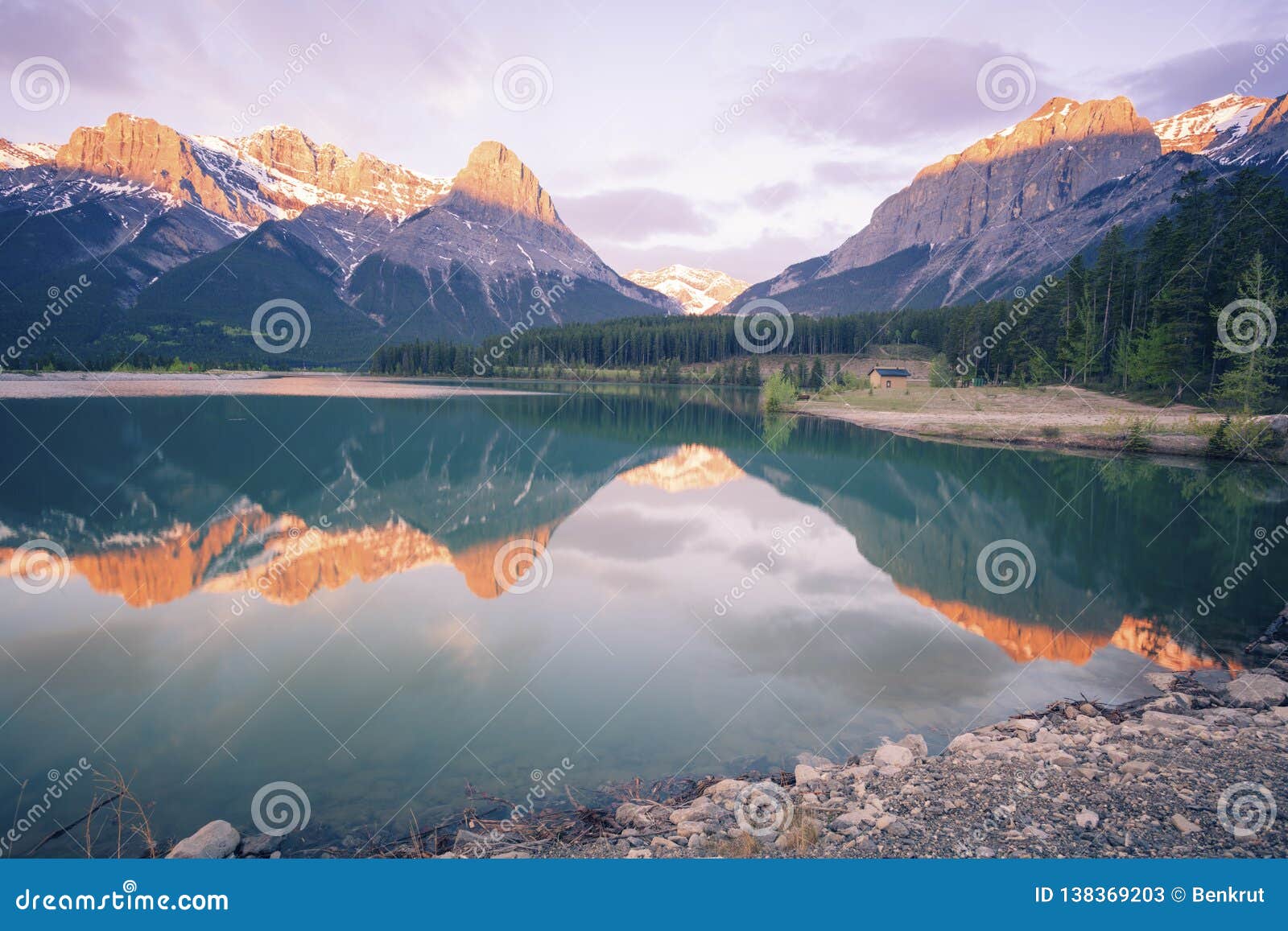 Sunset in Banff National Park Stock Image - Image of jasper, water ...