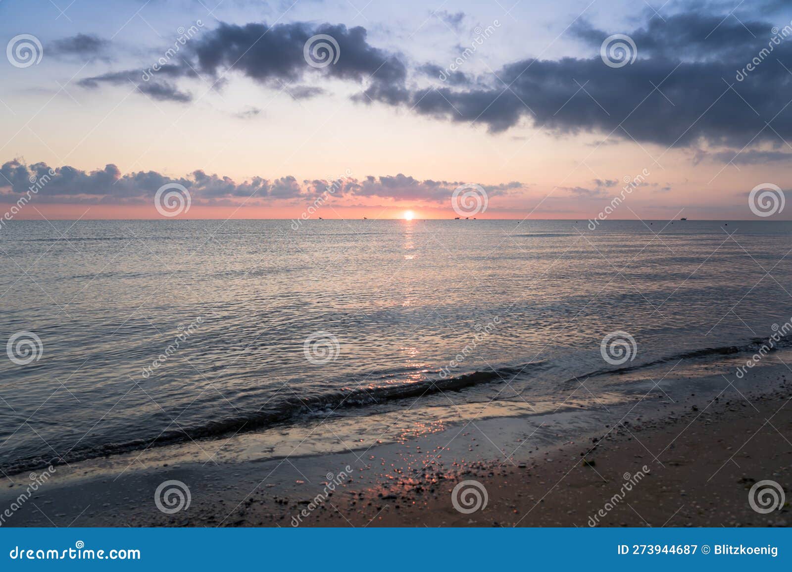 Sunset on the Beach with Clouds Stock Image - Image of clouds, ocean ...