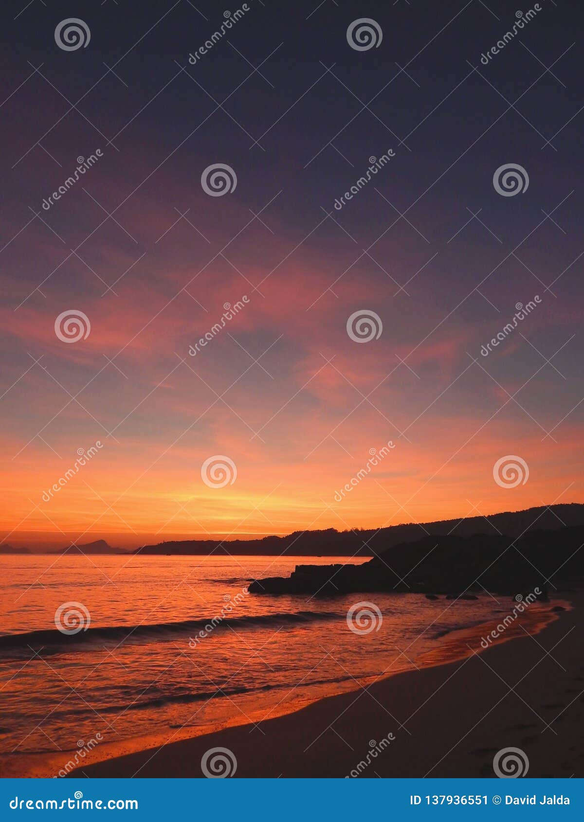 Sunset on the Beach Vertical Stock Image - Image of beach, ocean: 137936551