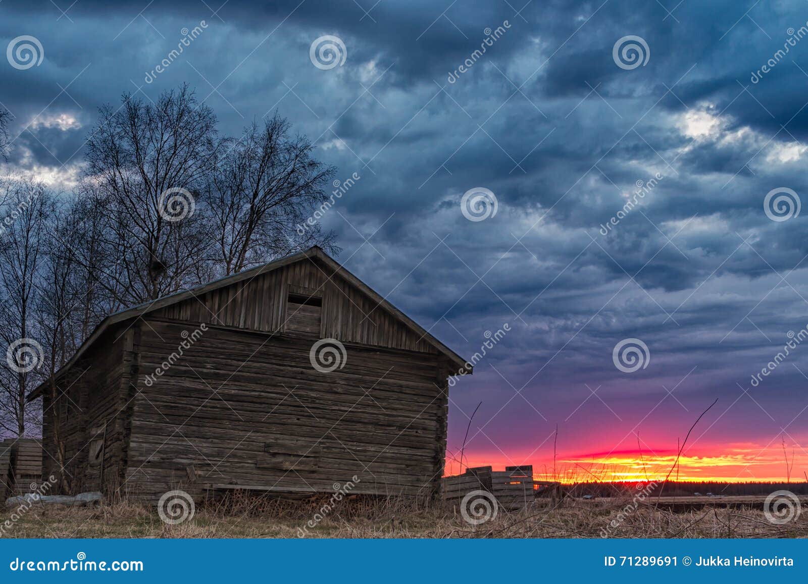 Sunset Behind an Old Barn House Stock Image - Image of tranquil, copy ...