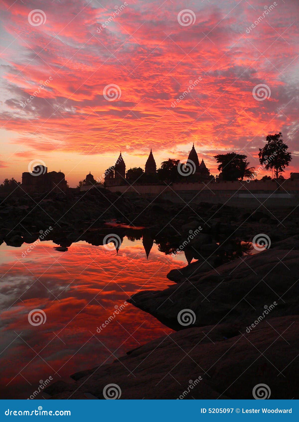 Sunset Betwa River Orcha India Stock Image - Image of jhansi, orchha ...