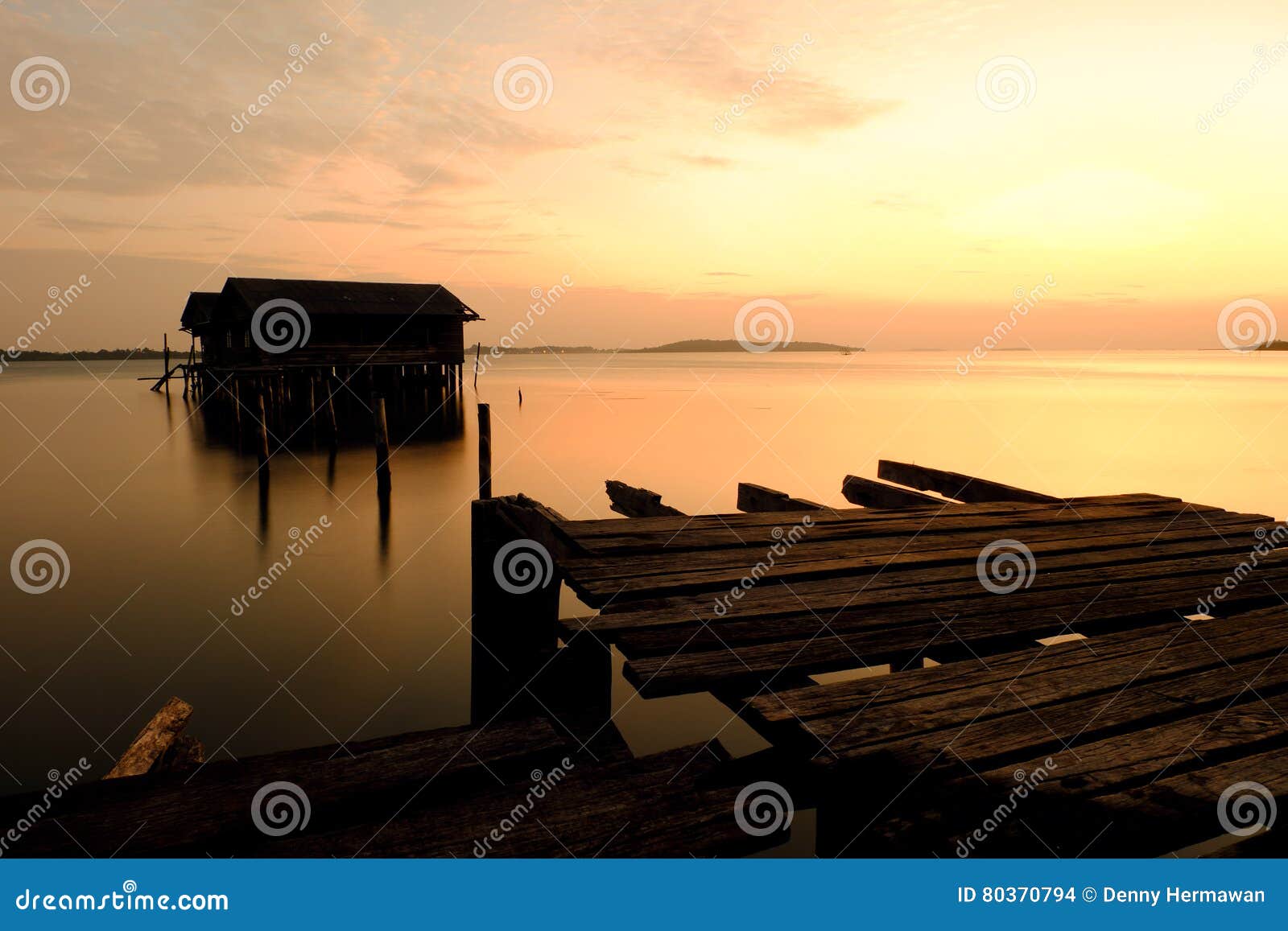 Sunset in broken dock stock photo. Image of cloud, horizon - 80370794