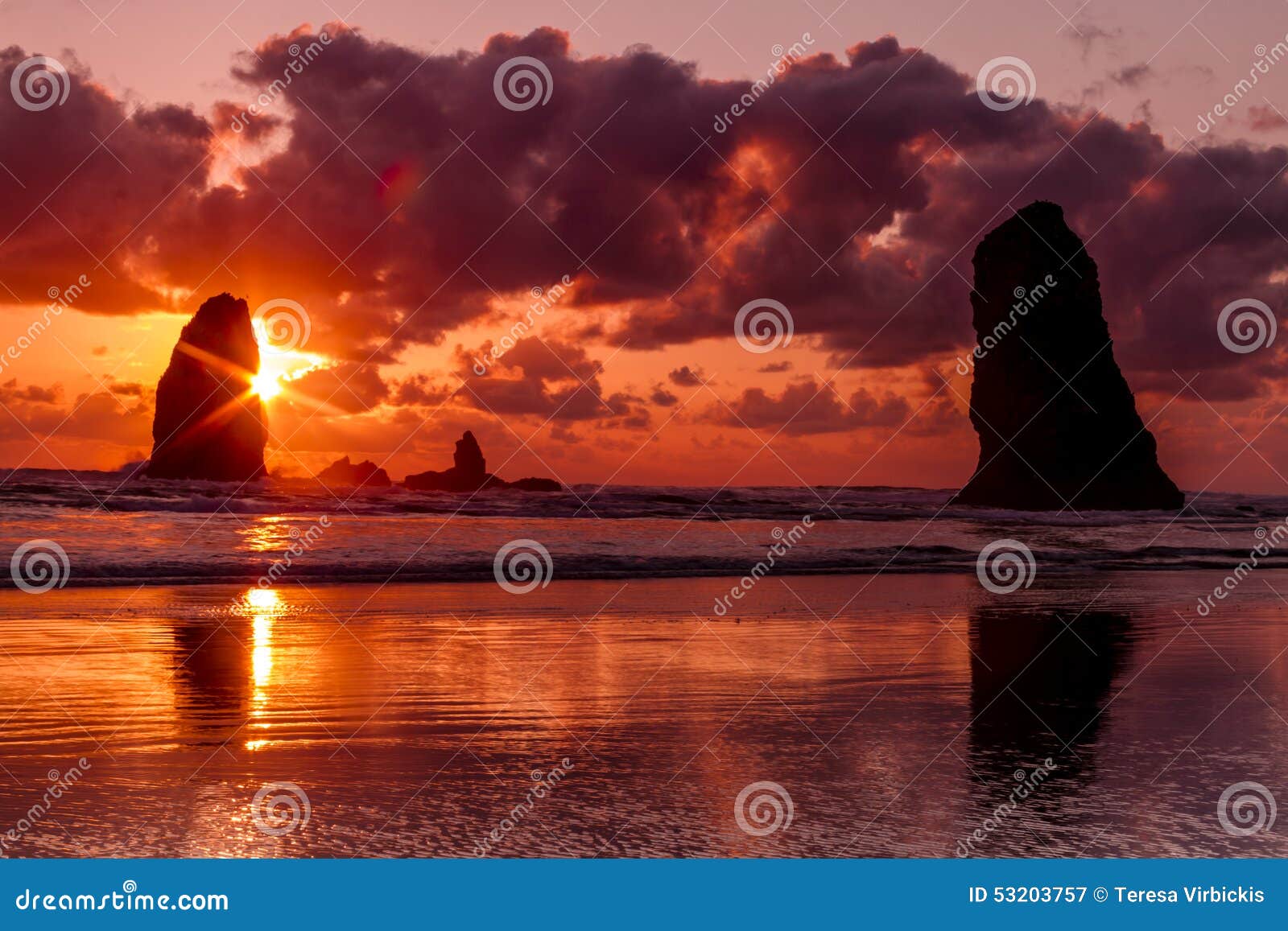 Sunset at Cannon Beach Oregon Stock Image - Image of rocky, seashore ...