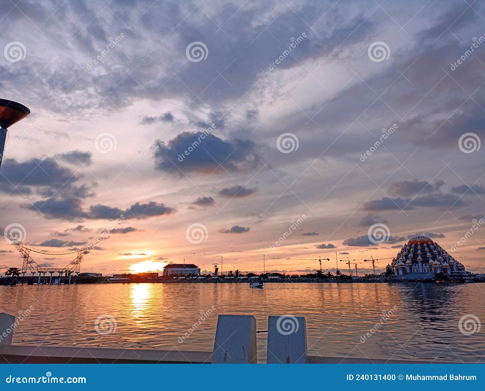 Sunset at Centre Point editorial image. Image of evening - 240131400