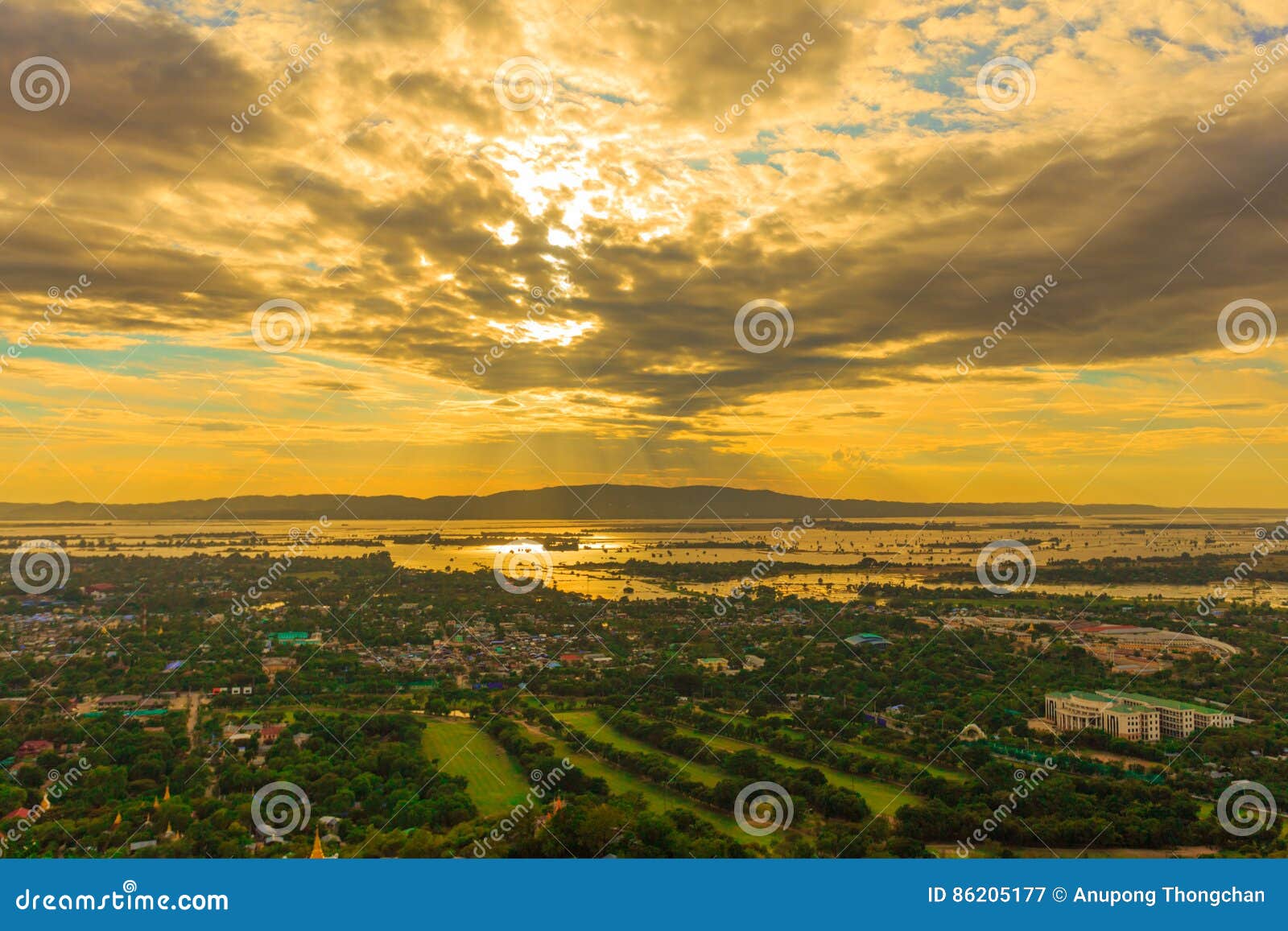 Sunset in the City Landscape Stock Image - Image of dramatic, sunset ...