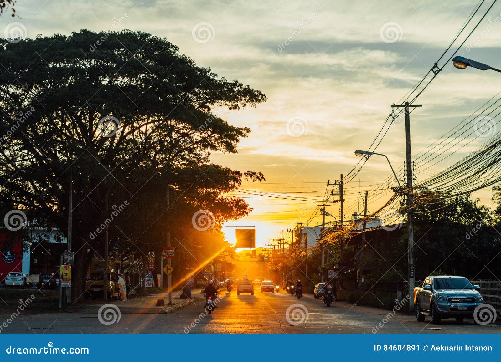 Sunset editorial photo. Image of contrast, city, shadows - 84604891