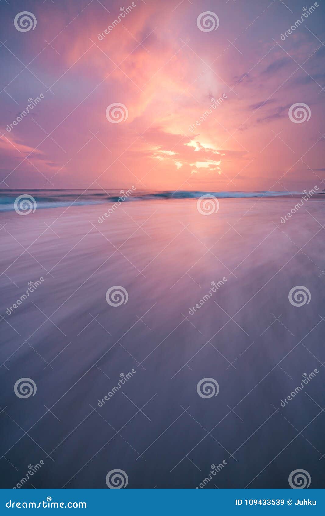 Sunset Clouds and Waves on Empty Beach Stock Image - Image of paradise ...