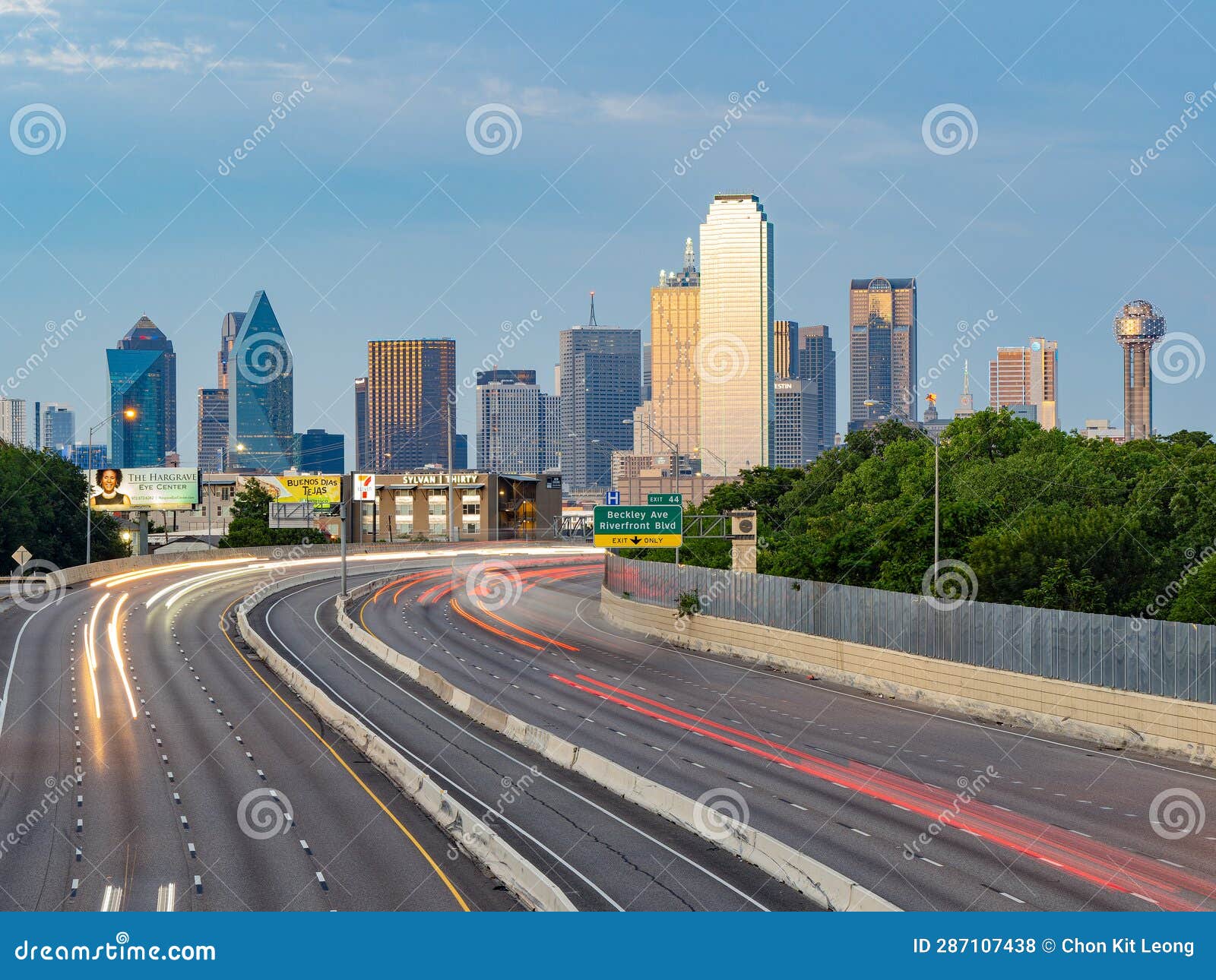 Sunset Dallas Skyline with Highway Editorial Stock Photo - Image of ...