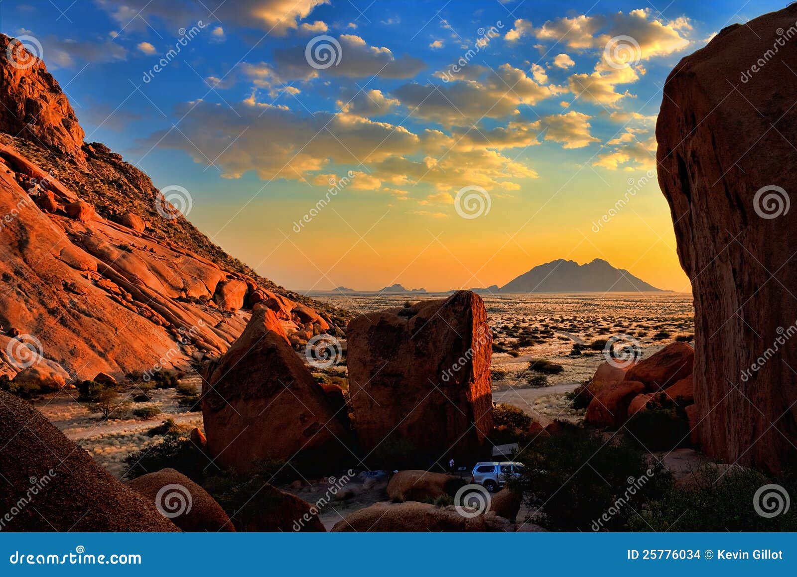 Sunset in the desert stock photo. Image of southern, horizontal - 25776034