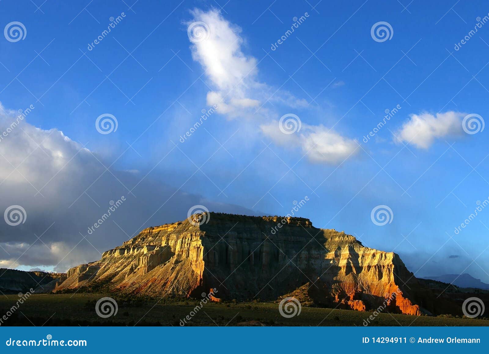 Sunset on Desert Butte stock image. Image of southwest - 14294911