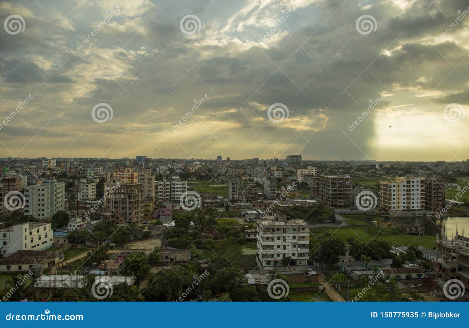 Sunset in Dhaka, Bangladesh Editorial Image - Image of poor, sunrise: 150775935