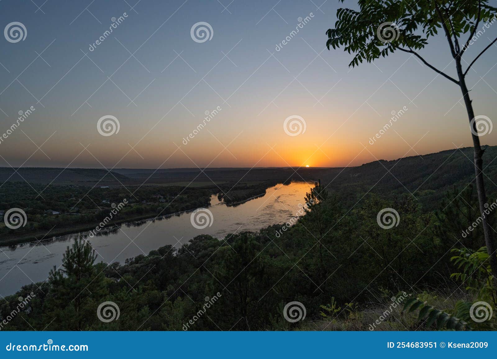Sunset on the Dniester River on the Moldovan-Ukrainian Border Stock ...