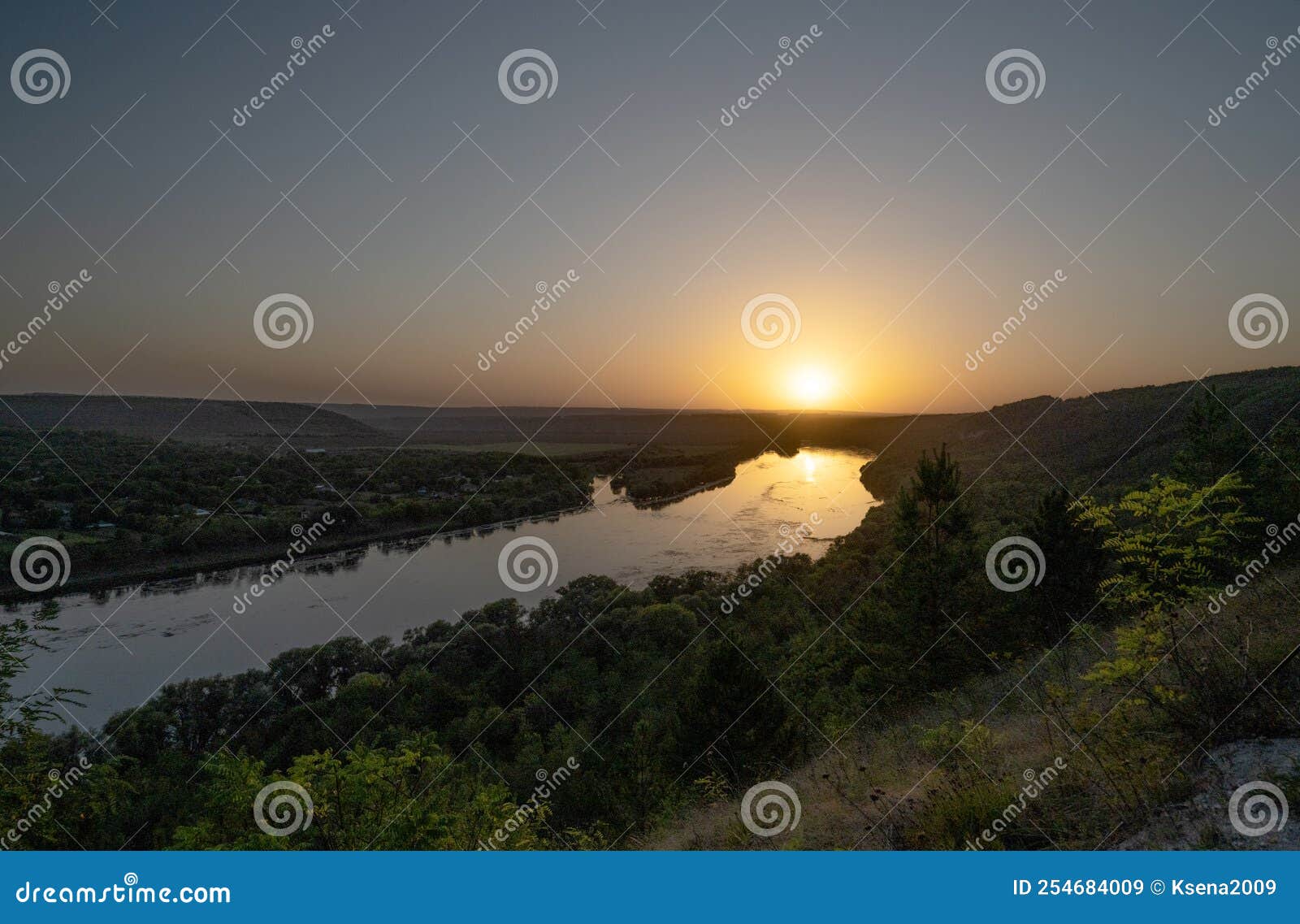 Sunset on the Dniester River on the Moldovan-Ukrainian Border Stock ...