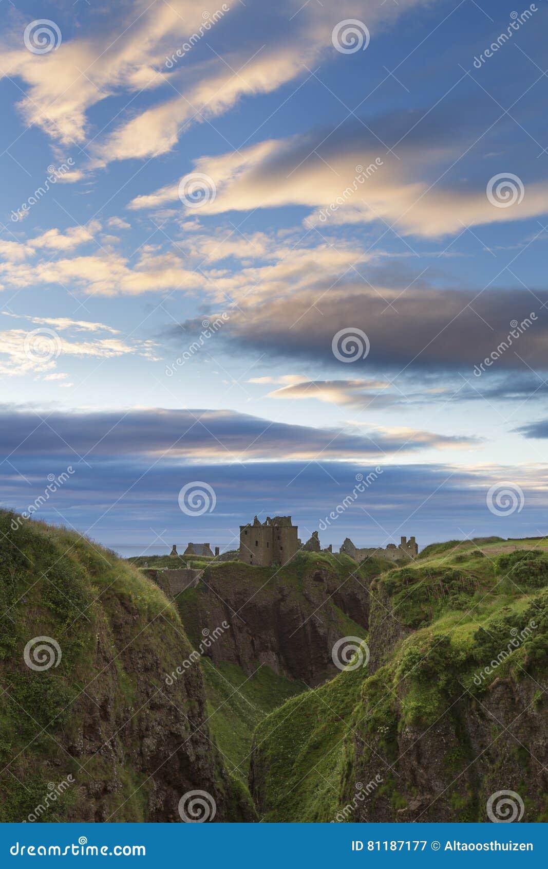 Sunset at Dunnottar Castle on the Scottish Coast Stock Image - Image of ...