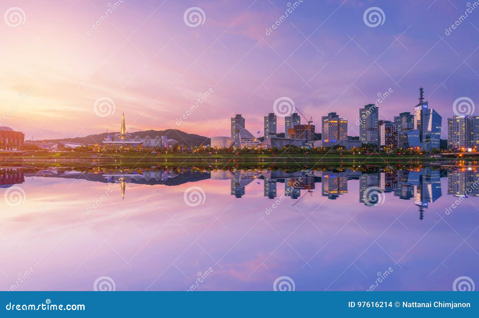 Sunset at Expo Bridge in Daejeon, South Korea Editorial Stock Image ...