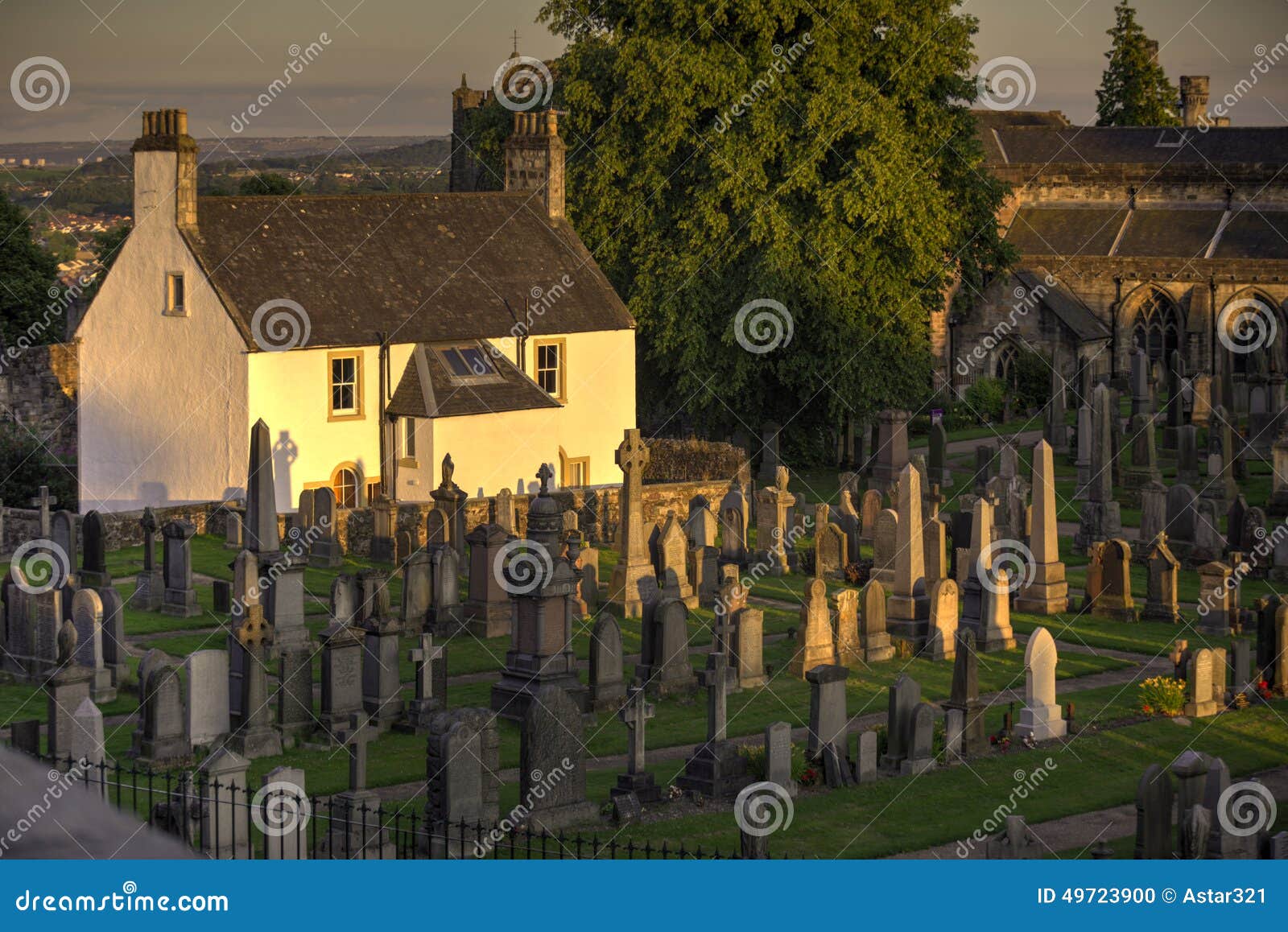 Sunset on a Graveyard House Stock Photo - Image of faith, pray: 49723900