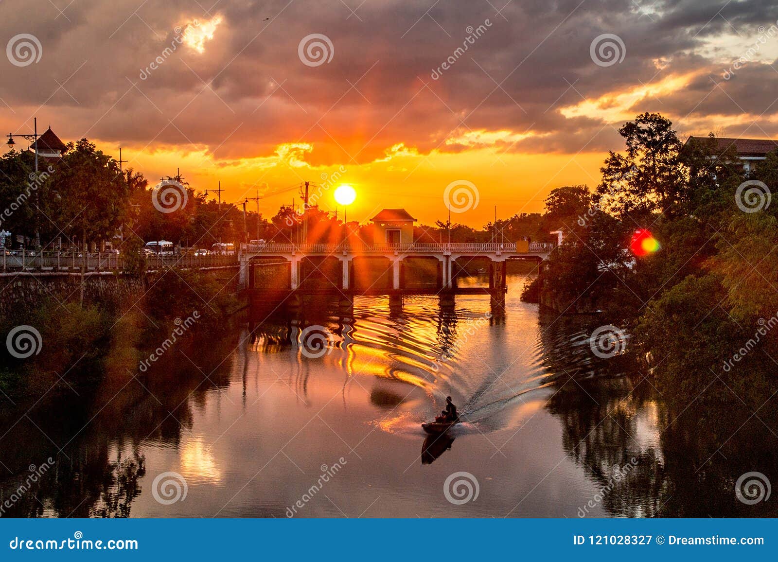 Sunset on Hue City stock image. Image of vietnam, rivers - 121028327