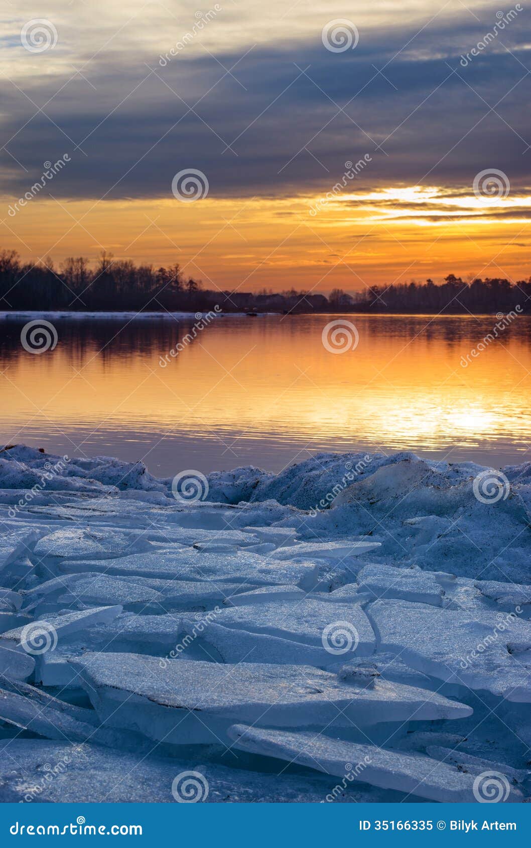 Sunset on the icy shore. stock image. Image of sunlight - 35166335