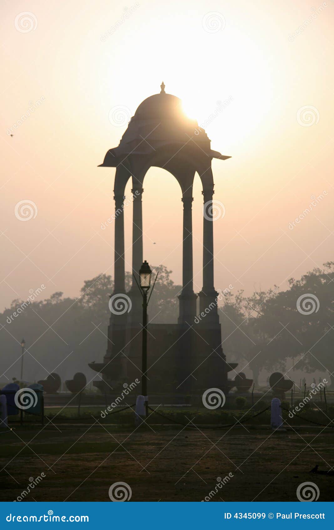 Sunset at India Gate, Delhi Stock Image - Image of gate, flag: 4345099