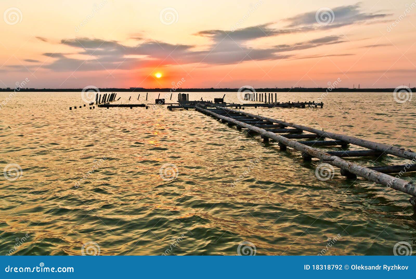 Sunset Jetty stock photo. Image of tranquil, harbor, paradise - 18318792