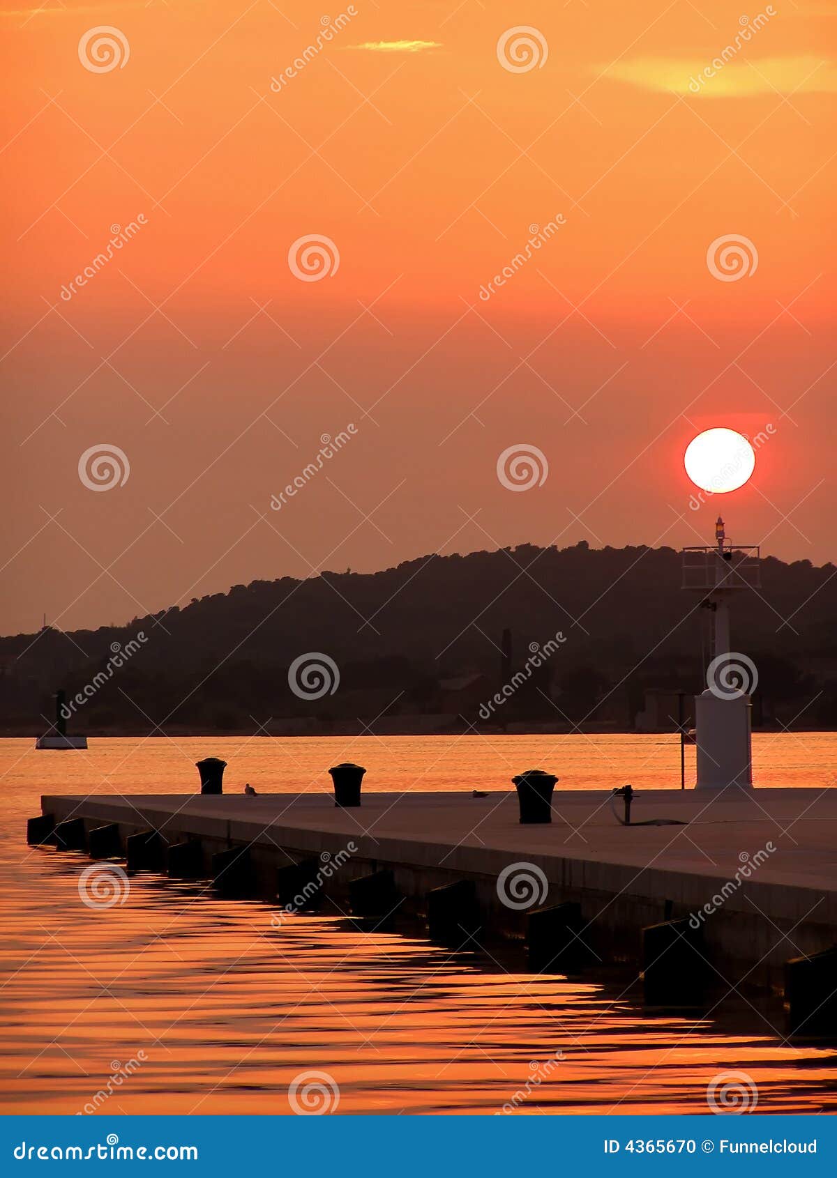 Sunset jetty stock photo. Image of sunrise, ocean, pula - 4365670