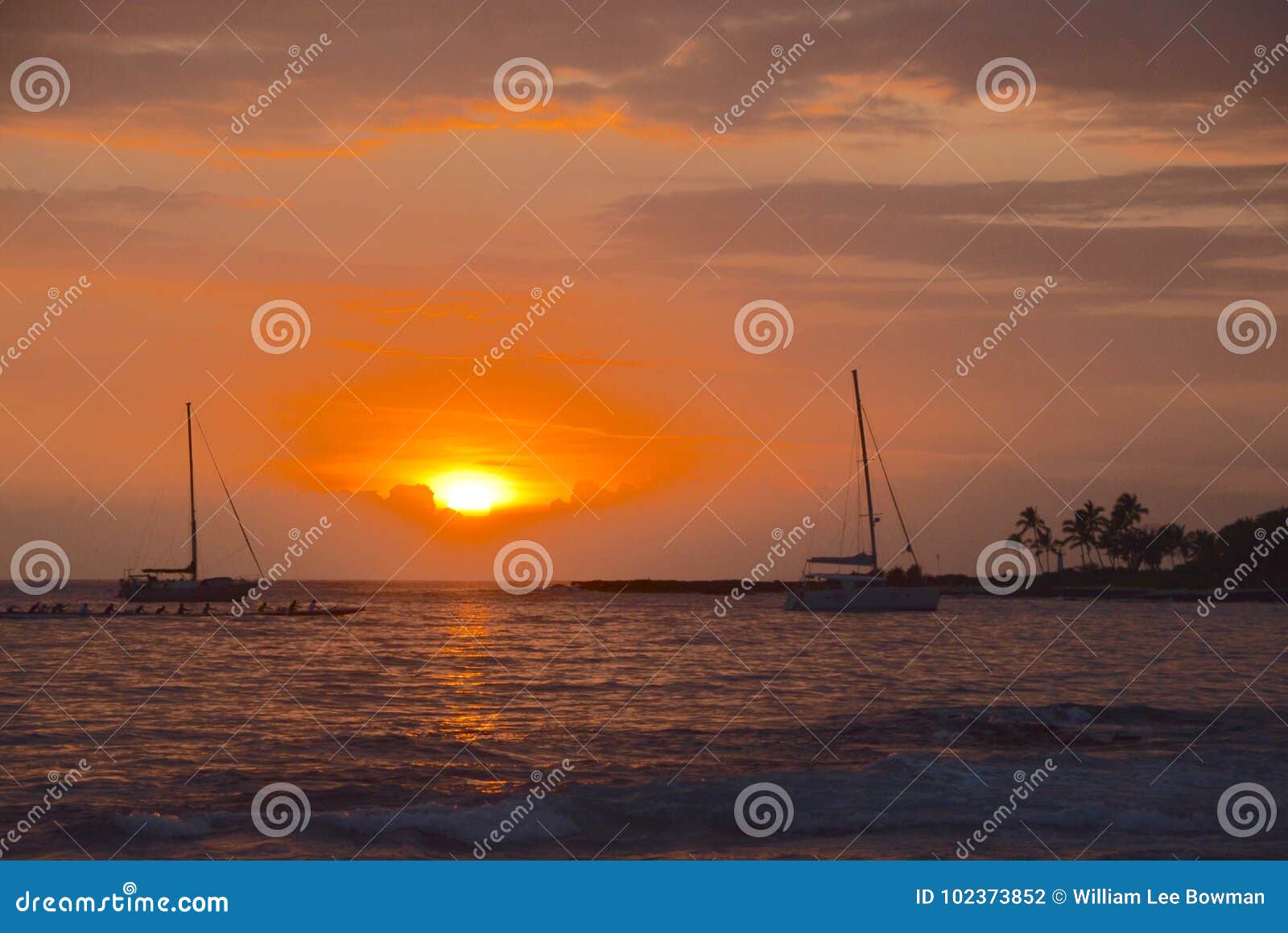 Sunset on Kailua Bay stock photo. Image of kona, boars - 102373852