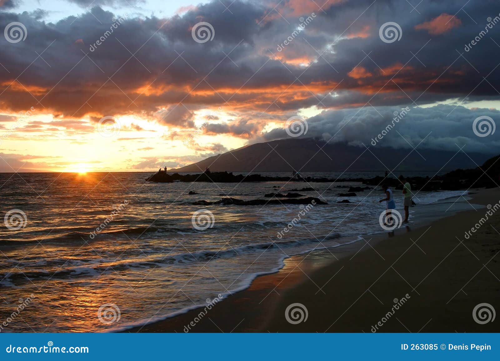 Sunset in Kihei, Hawaii stock image. Image of wave, coast - 263085