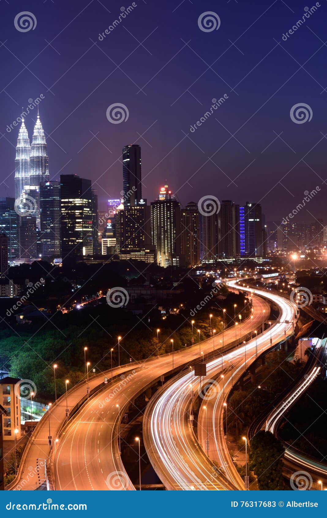 Sunset in Kuala Lumpur editorial stock photo. Image of klcc - 76317683